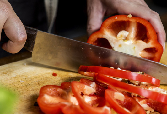 A Quick Guide to Handling Knives Safely in the Kitchen - Kitchen Knives ...